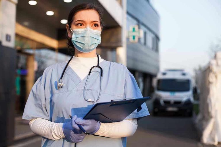 Doctor Walks Out Mid-Surgery to Hook Up With Nurse | Conservative Insider